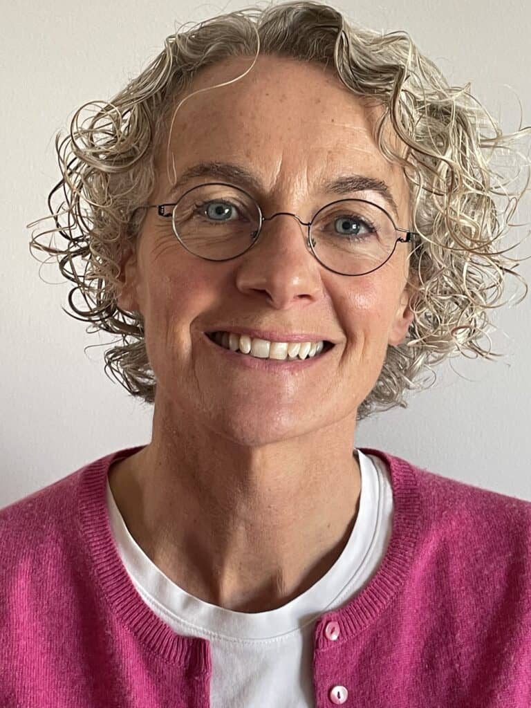 Pamela Howe, BSc, MBACP (Accred) - Sensorimotor Psychotherapy Institute