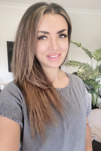 Nasim Yazdani - Sensorimotor Psychotherapy Institute