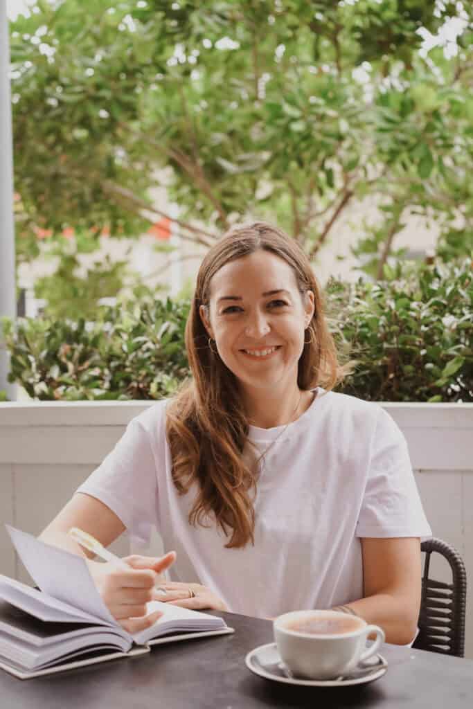 Shauna Peckham (MSW) - Sensorimotor Psychotherapy Institute