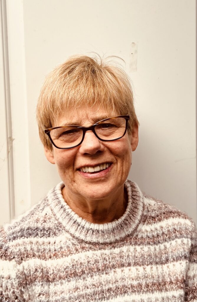Norah W Lewis - Sensorimotor Psychotherapy Institute
